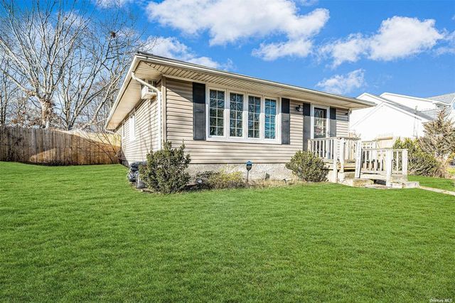 Mastic, NY Homes For Sale & Mastic, NY Real Estate | Trulia