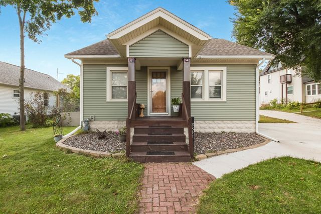 Eau Claire, WI Homes For Sale & Real Estate - 327 Homes | Trulia