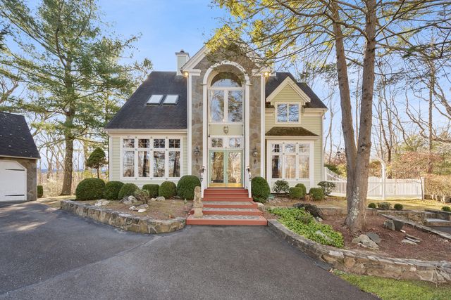 Brookfield, CT Homes For Sale & Real Estate