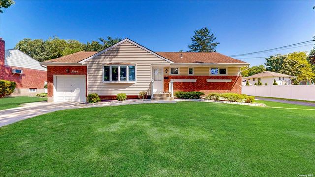 Commack, NY Homes For Sale & Real Estate