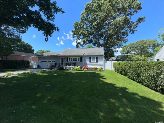 Mastic, NY Homes For Sale & Mastic, NY Real Estate | Trulia