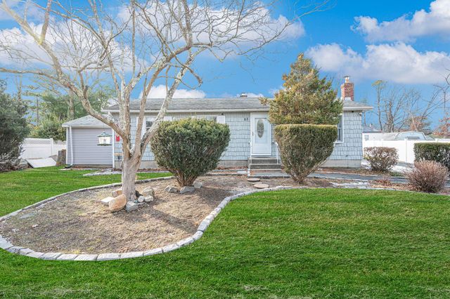 Mastic, NY Homes For Sale & Real Estate