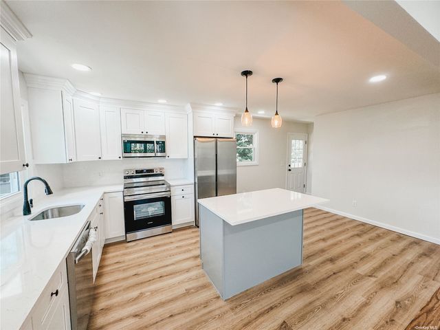 Mastic, NY Homes For Sale & Mastic, NY Real Estate | Trulia