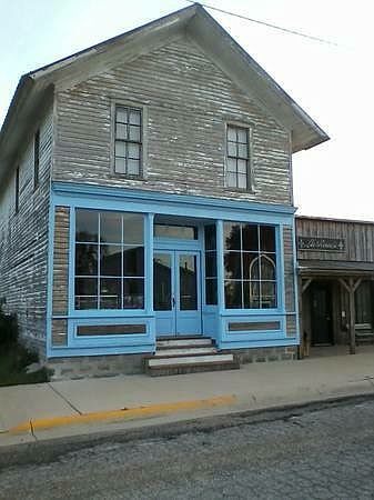 205 Main St W, Maynard, IA 50655 - See Est. Value, Schools & More