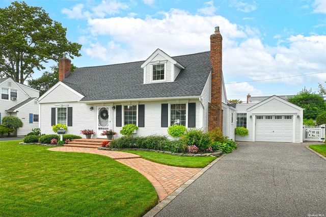 Merrick, NY Homes For Sale & Real Estate