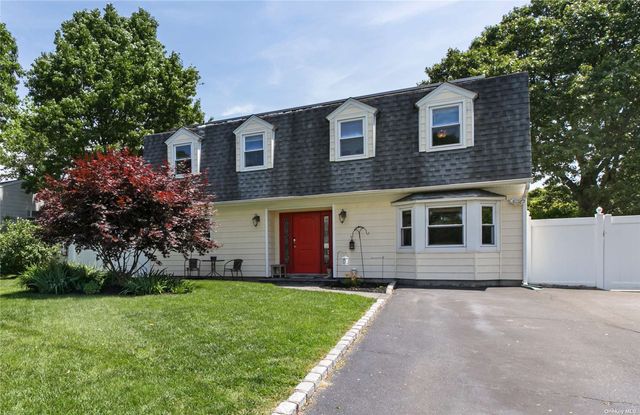 Holbrook, NY Homes For Sale & Holbrook, NY Real Estate | Trulia