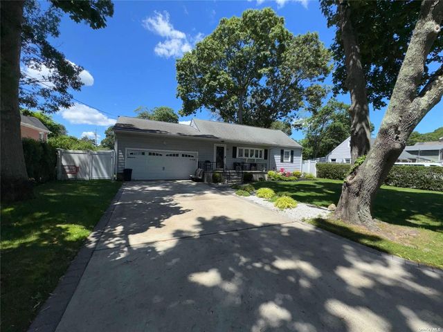 Mastic, NY Homes For Sale & Mastic, NY Real Estate | Trulia