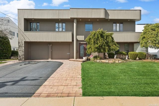 Merrick, NY Homes For Sale & Merrick, NY Real Estate | Trulia