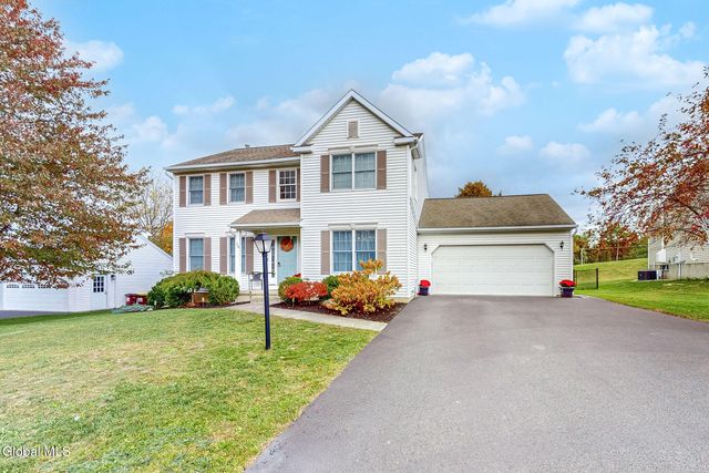 East Greenbush, NY Homes For Sale & Real Estate - 79 Homes | Trulia