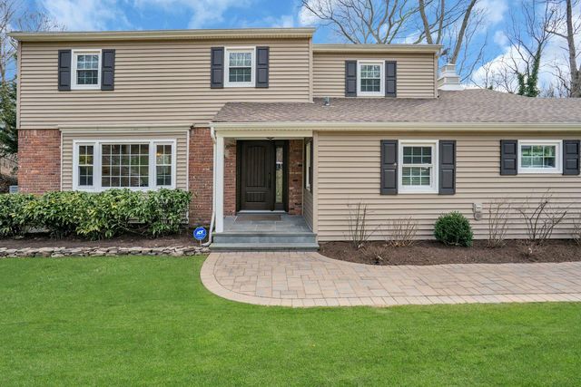 Dix Hills, NY Homes For Sale & Real Estate