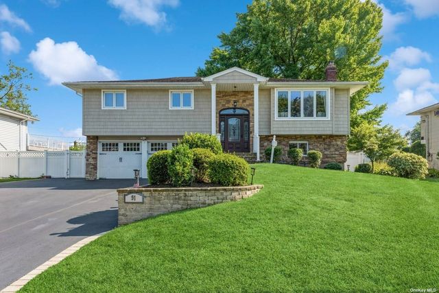 Commack, NY Homes For Sale & Real Estate