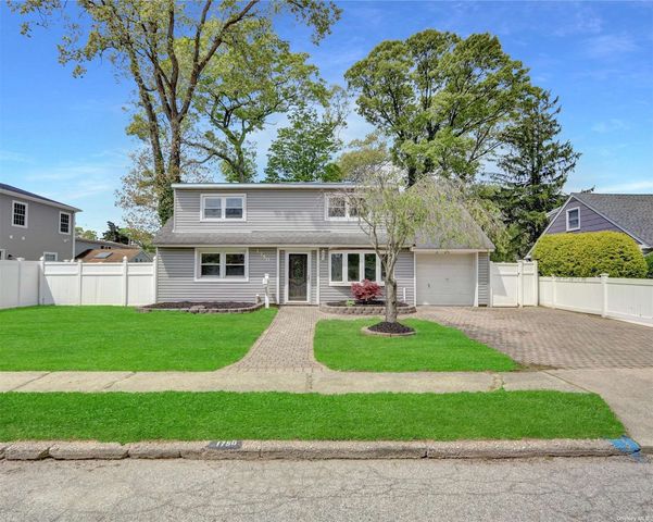 Wantagh, NY Homes For Sale & Wantagh, NY Real Estate | Trulia