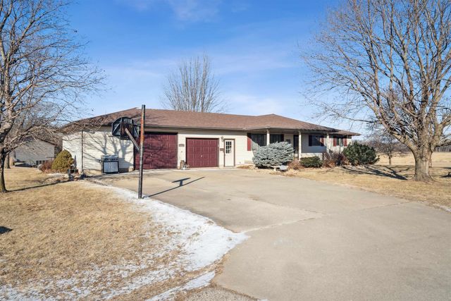 Manchester, IA Homes For Sale & Real Estate