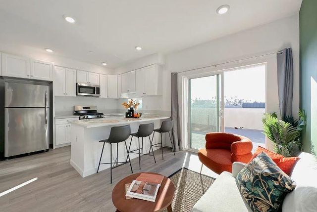 4 Bedroom Apartments For Rent in Los Angeles, CA - 1,609 Rentals | Trulia