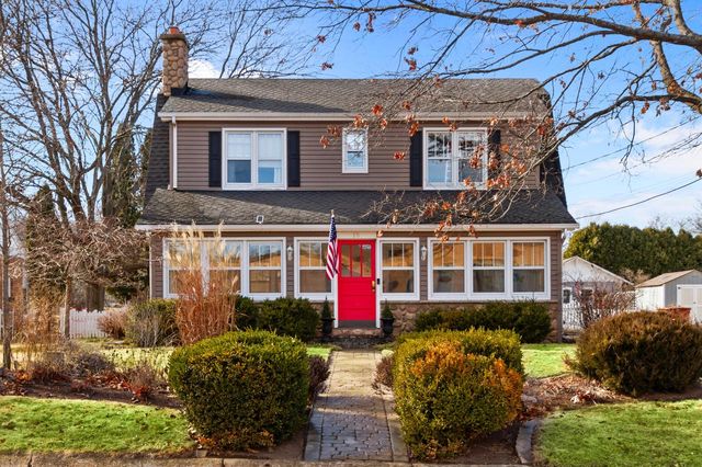 Williams Bay, WI Homes For Sale & Real Estate