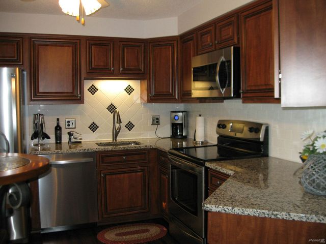 1602 Metacomet Dr, Meriden, CT 06450 - See Est. Value, Schools & More