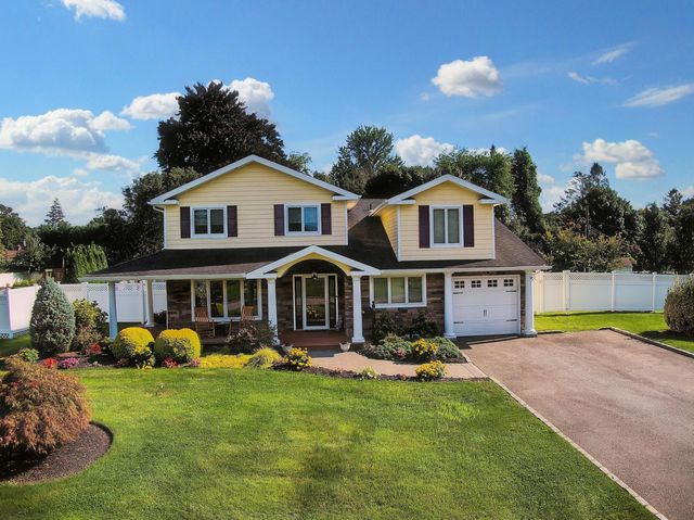 Commack, NY Homes For Sale & Real Estate