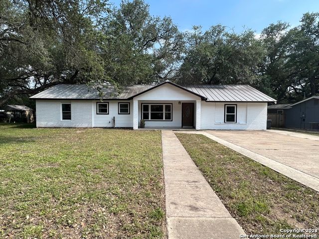 Devine, TX Homes For Sale & Devine, TX Real Estate | Trulia