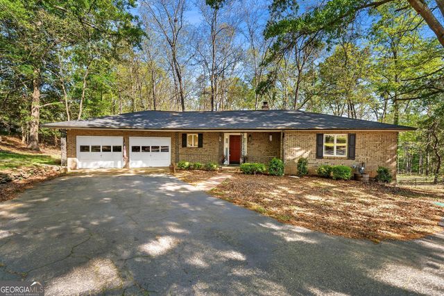 View Waterfront Homes for Sale in Hartwell, GA - 66 Houses | Trulia