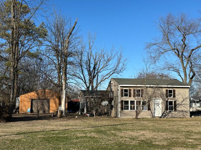 Flora, IL Homes For Sale & Real Estate