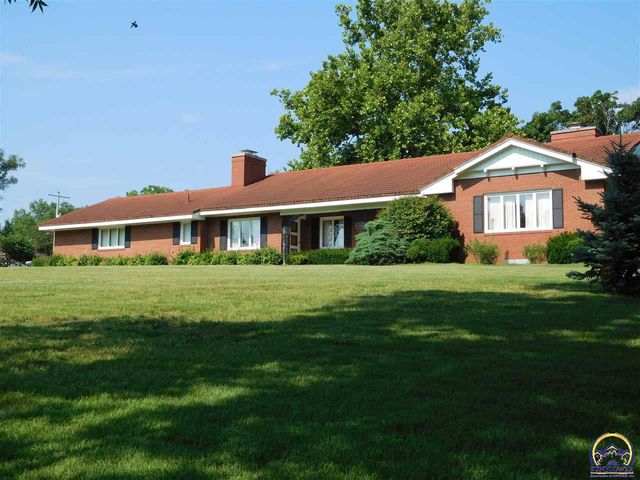 2823 SW Burlingame Rd, Topeka, KS 66611 - See Est. Value, Schools & More