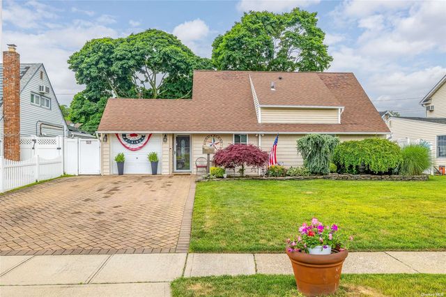 Wantagh, NY Homes For Sale & Wantagh, NY Real Estate | Trulia