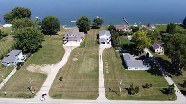 N8805 Lakeshore Dr, Van Dyne, WI 54979 | MLS# 1809452 | Trulia
