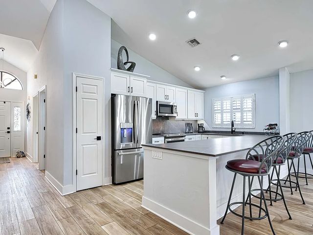 333 W Milford St, Glendale, CA 91203 - See Est. Value, Schools & More