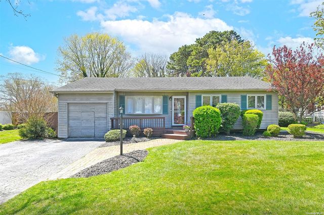 Bohemia, NY Homes For Sale & Bohemia, NY Real Estate | Trulia