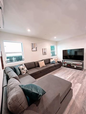 4 Bedroom Apartments For Rent in Los Angeles, CA - 1,596 Rentals | Trulia