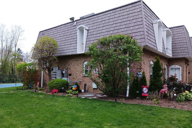 655 Middle Country Rd #8C1, Coram, NY 11727 - See Est. Value, Schools ...