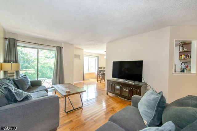 Parlin, NJ Homes For Sale & Parlin, NJ Real Estate | Trulia