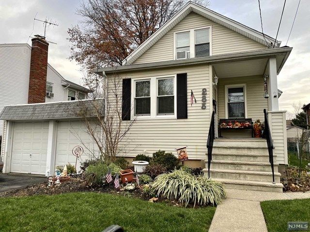 285 4th Ave, Hawthorne, NJ 07506 - See Est. Value, Schools & More