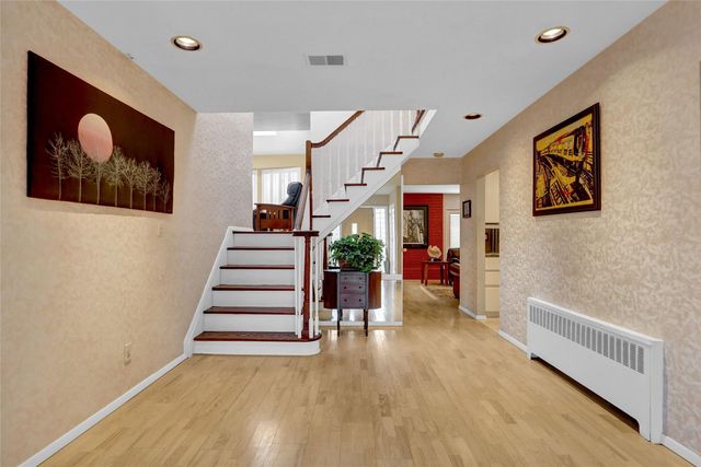 Merrick, NY Homes For Sale & Real Estate