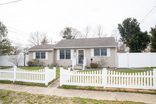 1422 Brooklyn Boulevard, Bay Shore, NY 11706 | MLS# 3540587 | Trulia