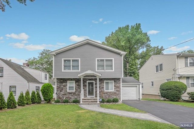 Teaneck, NJ Homes For Sale & Real Estate