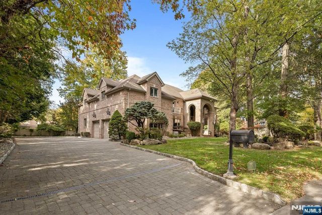 Closter, NJ Homes For Sale & Real Estate