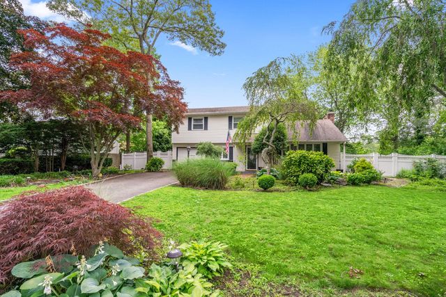 Commack, NY Homes For Sale & Real Estate