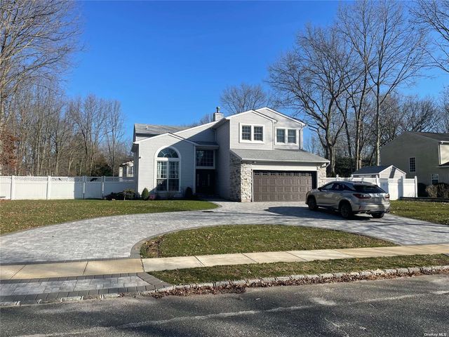 Lake Grove, NY Homes For Sale & Lake Grove, NY Real Estate | Trulia