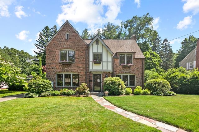 Longmeadow, MA Homes For Sale & Longmeadow, MA Real Estate | Trulia