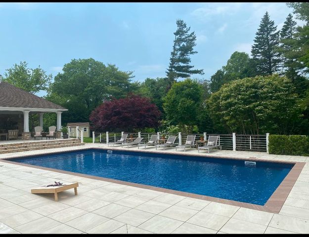 Dix Hills, NY Homes For Sale & Real Estate