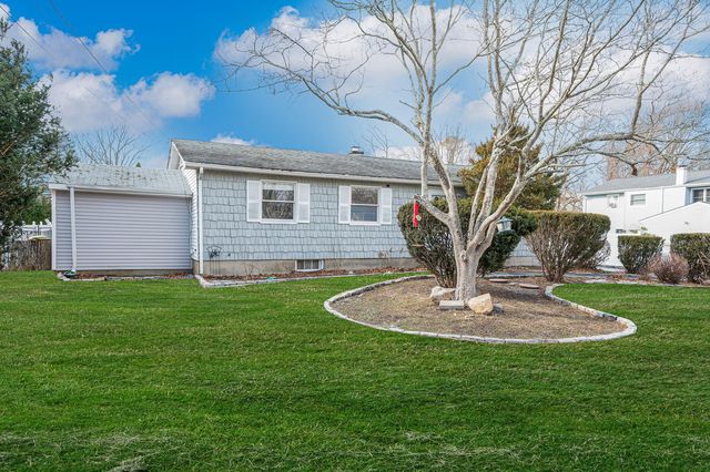 Mastic, NY Homes For Sale & Real Estate