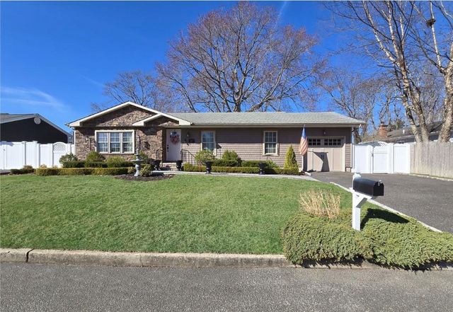 Holbrook, NY Homes For Sale & Real Estate