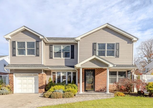 Merrick, NY Homes For Sale & Real Estate