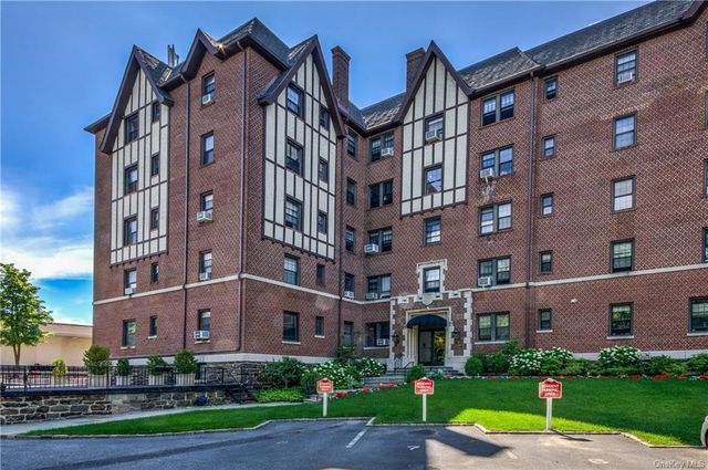 Pelham, NY Homes For Sale & Pelham, NY Real Estate | Trulia