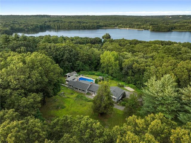 Smithfield, RI Homes For Sale & Real Estate