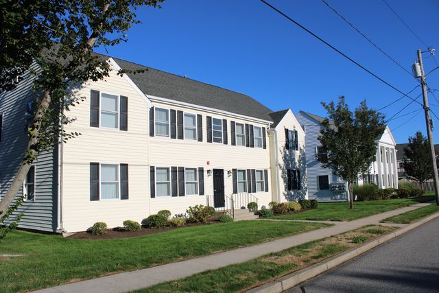 131 Lake Erie St #108B, Middletown, RI 02842 - See Est. Value, Schools ...