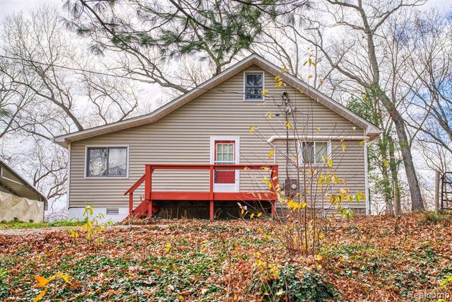 5718 Joslin Lake Dr, Gregory, MI 48137 - See Est. Value, Schools & More