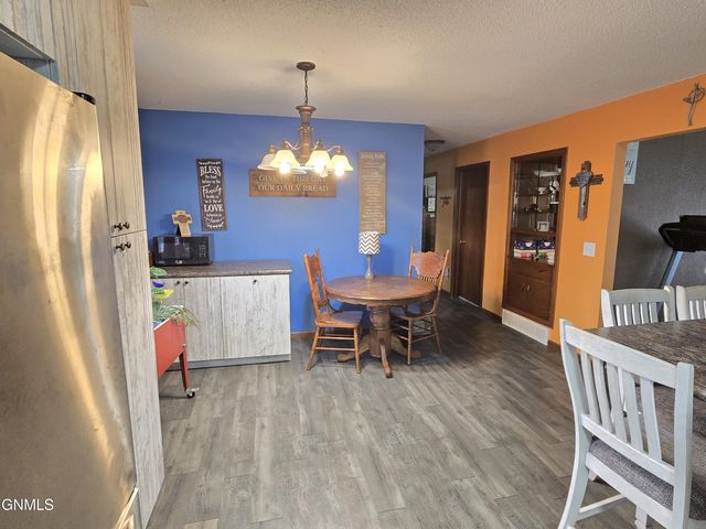 Ellendale, ND Homes For Sale & Real Estate - 47 Homes | Trulia