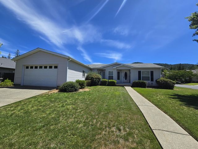 Cave Junction, OR Homes For Sale & Real Estate - 125 Homes | Trulia